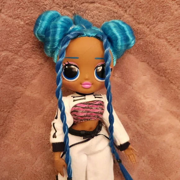 L.O.L. Surprise! | Toys | Lol Surprise Omg Chillax Doll Dressed Big Sis ...